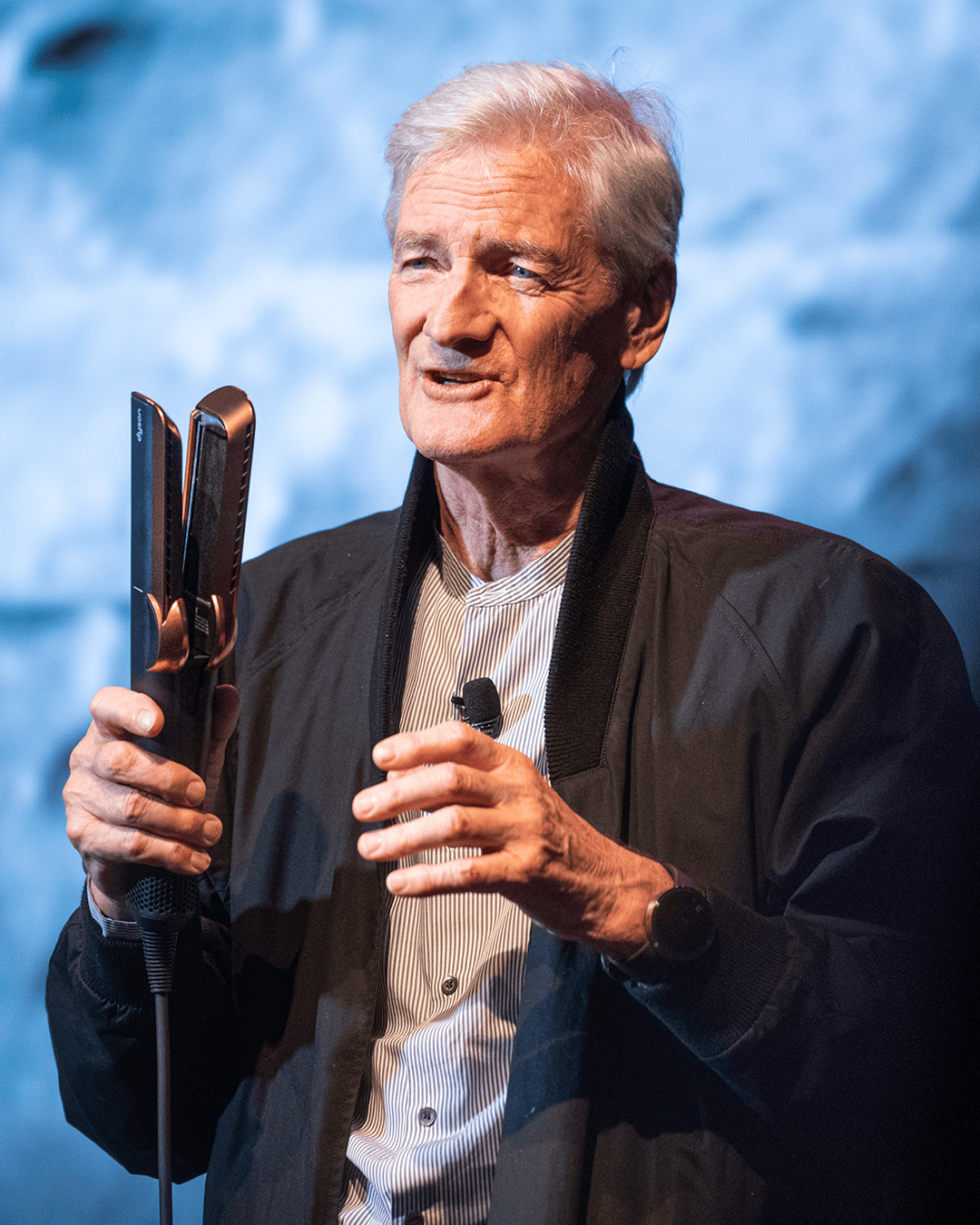 Uncovering the new Dyson Airstrait hair straightener! Use the unique ...