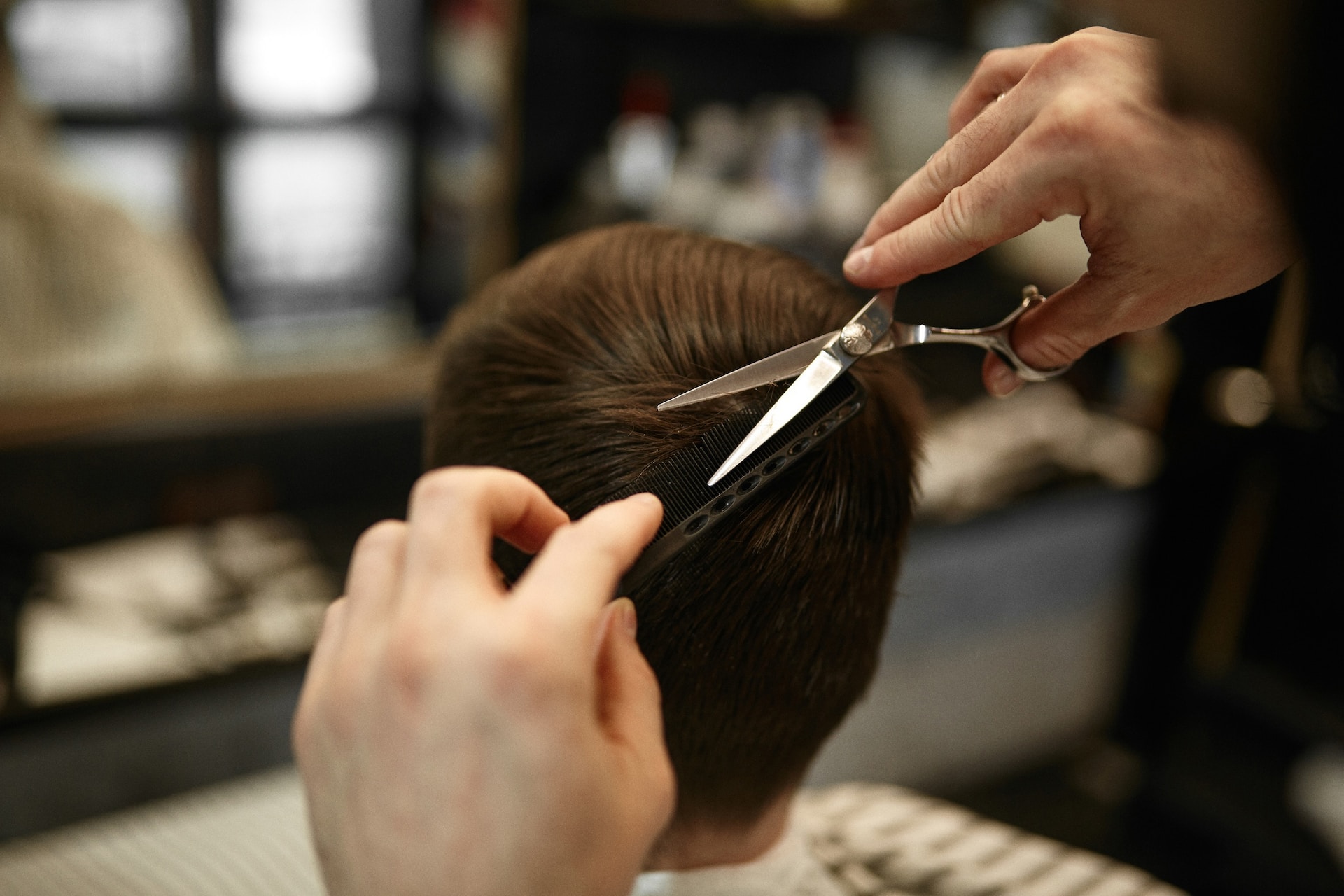 Teenager was shocked by Haircut Bill - Leh Leo Radio News