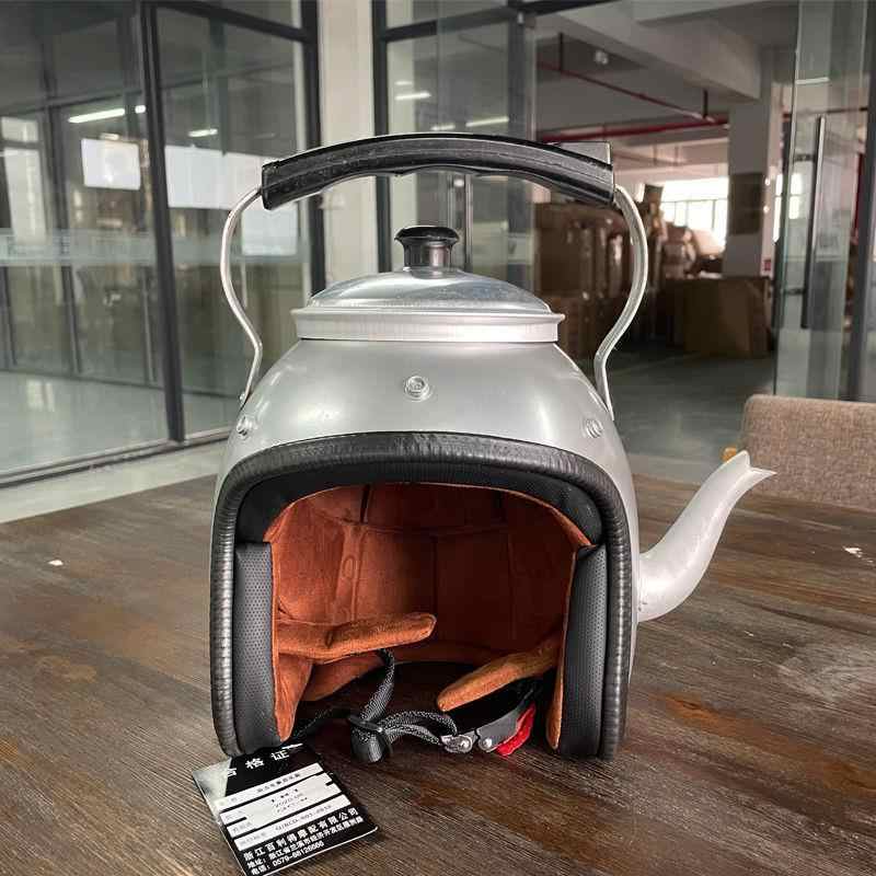 PJ discovers a moving teapot! Delivery abang is sporting a fantastic ...