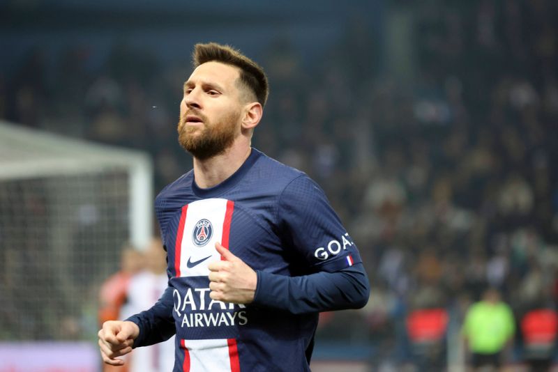 Lionel Messi's Entry to Beijing Delayed Due to Passport Issue - Leh Leo ...