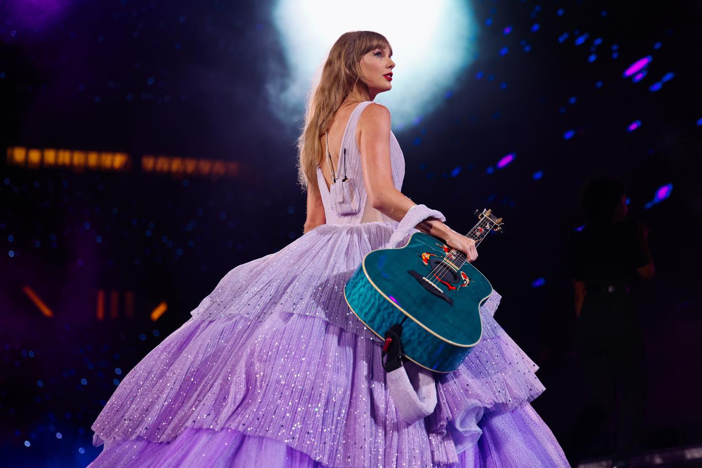 Taylor Swift's Heartwarming Gesture: $55 Million Bonuses for Tour Crew ...