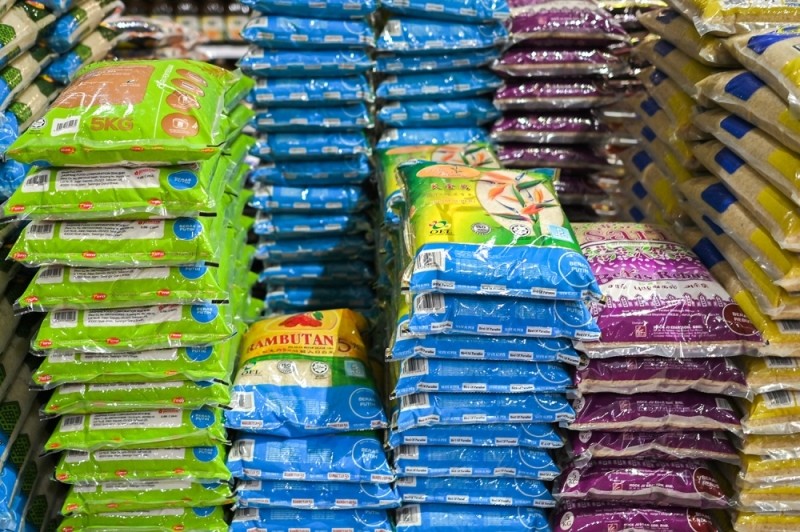 The retail price of imported white rice will be reduced by RM2 to RM3 ...