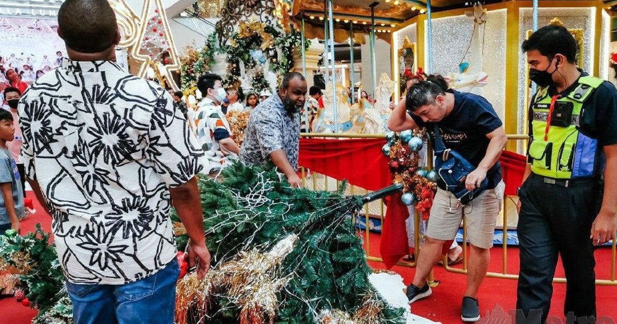 The pavilion management apologises for the tourist-involved Christmas ...